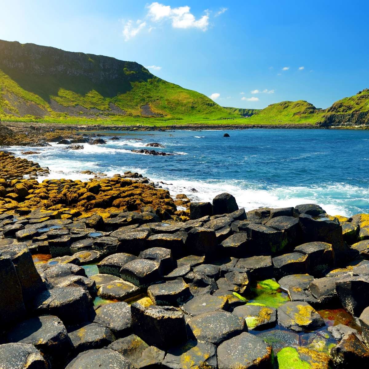 Discovering the Wonders of Giant's Causeway Northern Ireland: A ...